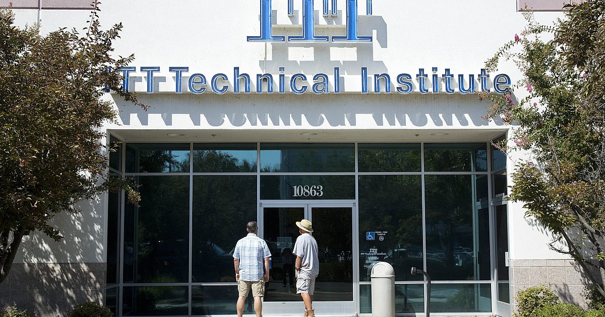 For-profit colleges: Debt trap or necessary alternative? | WORLD