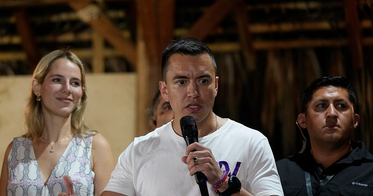 35-year-old business heir wins Ecuador presidency | WORLD