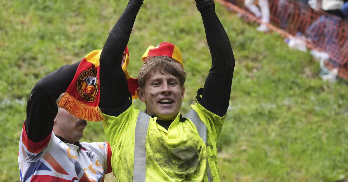 Kicker: European cheese roll | WORLD