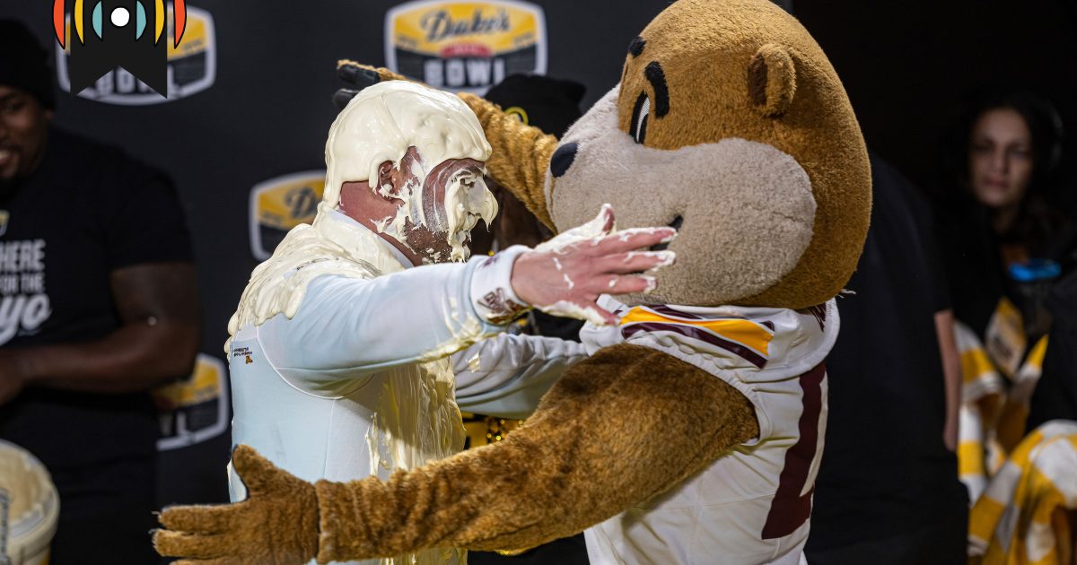 Kicker: Gophers win the Mayo Bowl | WORLD
