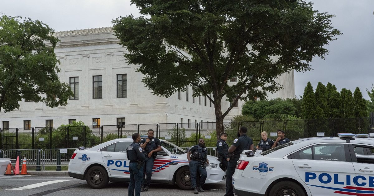Man arrested with Molotov cocktail at Washington cathedral | WORLD