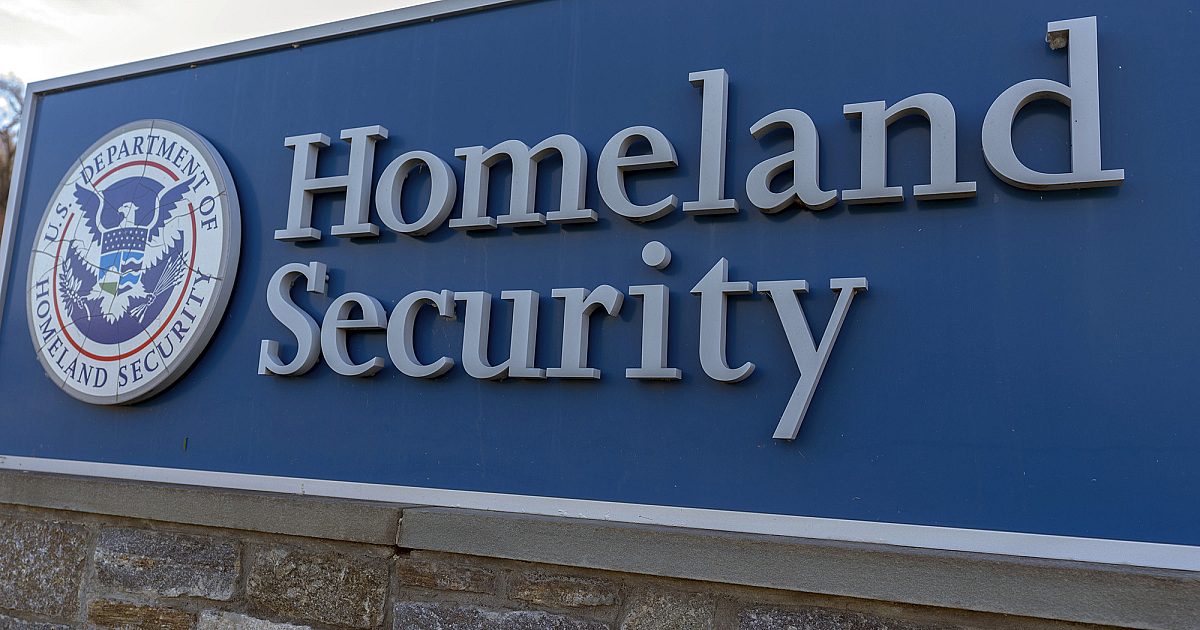 Homeland Security ends Biden program serving 500K migrants | WORLD