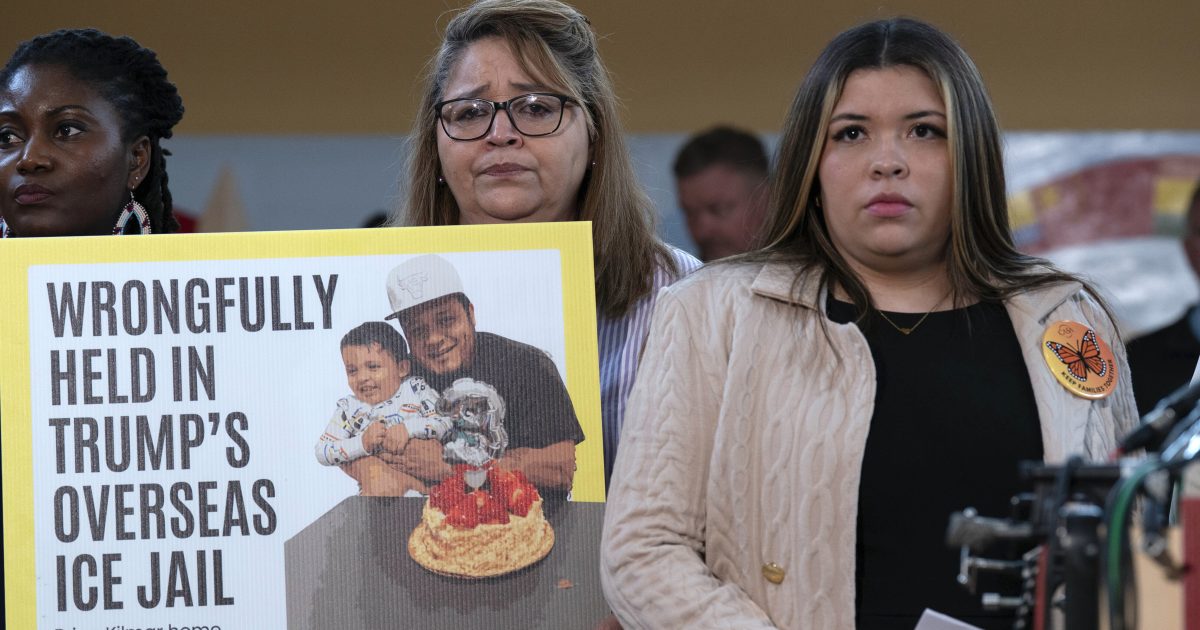 DOJ attorney on leave after admitting wrongful deportation | WORLD