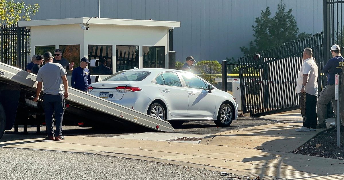 FBI arrests man for crashing gate of Pittsburgh office | WORLD