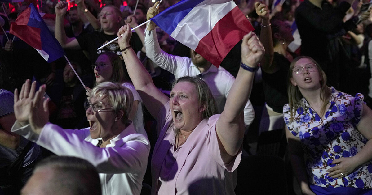 Right-wing party takes lead in first round of French elections | WORLD