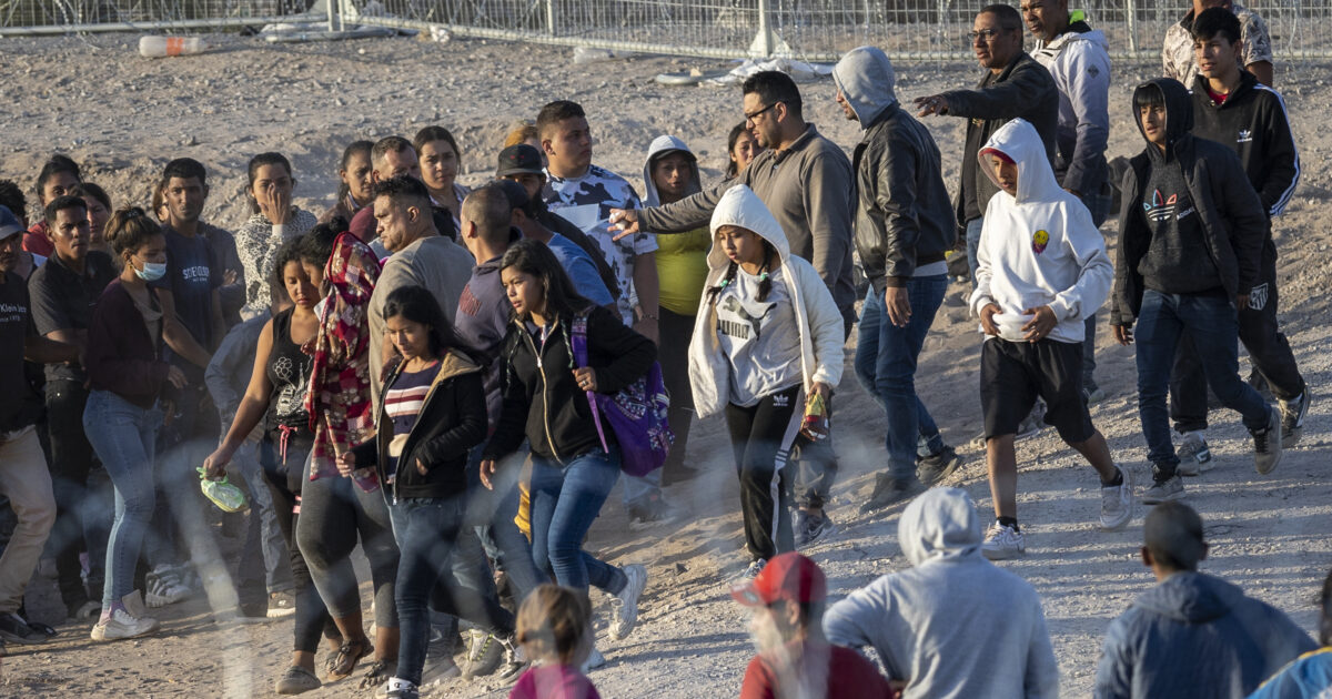 Are thousands of immigrant children missing in the United… | WORLD