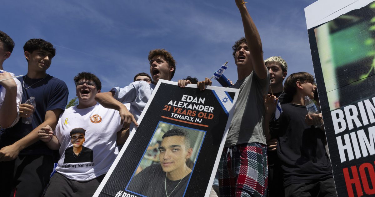 U.S.-Israeli hostage Edan Alexander released after over 19… | WORLD