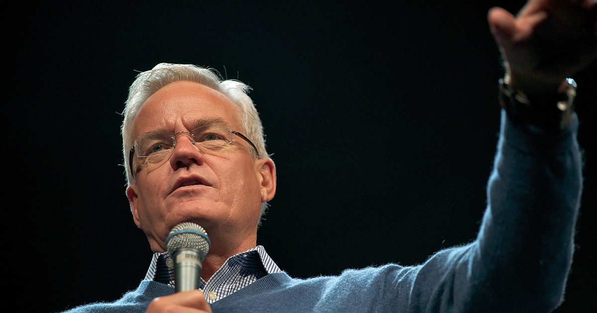 Hybels denies reports of inappropriate behavior | WORLD
