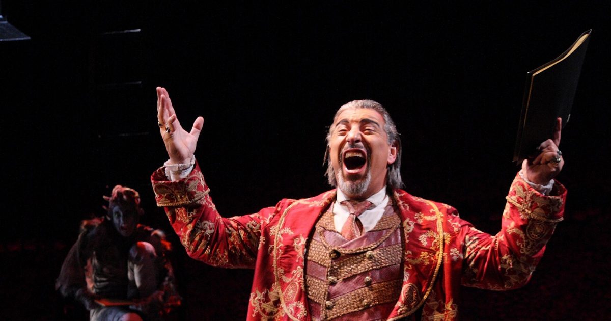 Listening In - A conversation with Max McLean | WORLD