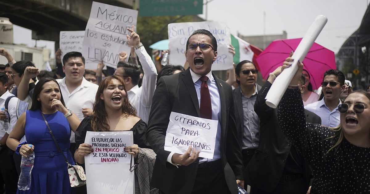 Mexico advances divisive bill to overhaul courts | WORLD