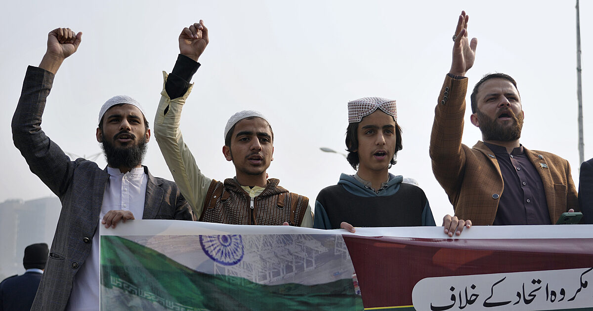 Pakistan retaliates with air strikes against targets in Iran | WORLD