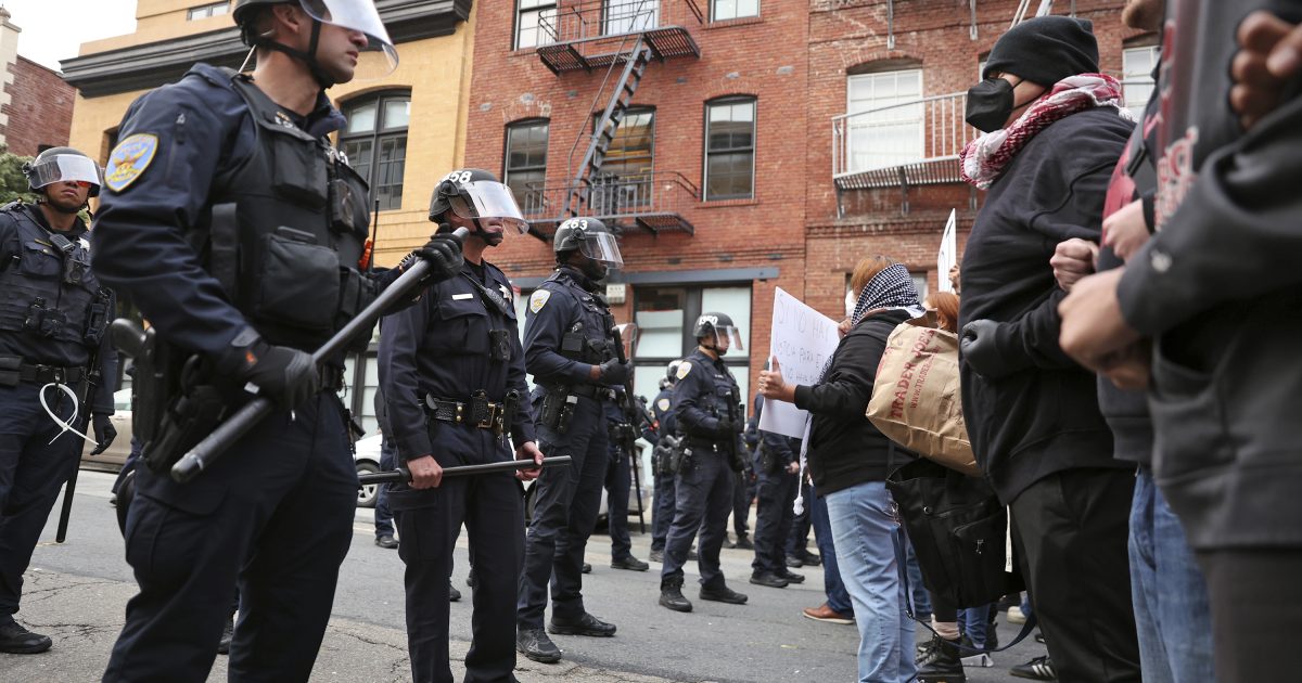 Immigration protests erupt around U.S. as LA riots persist | WORLD