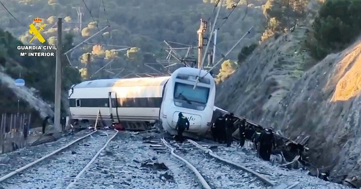 High-speed train derails in Spain, killing dozens | WORLD