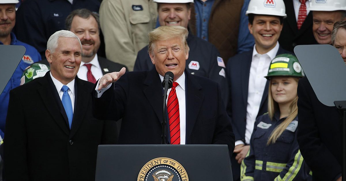 Trump signs USMCA trade deal | WORLD