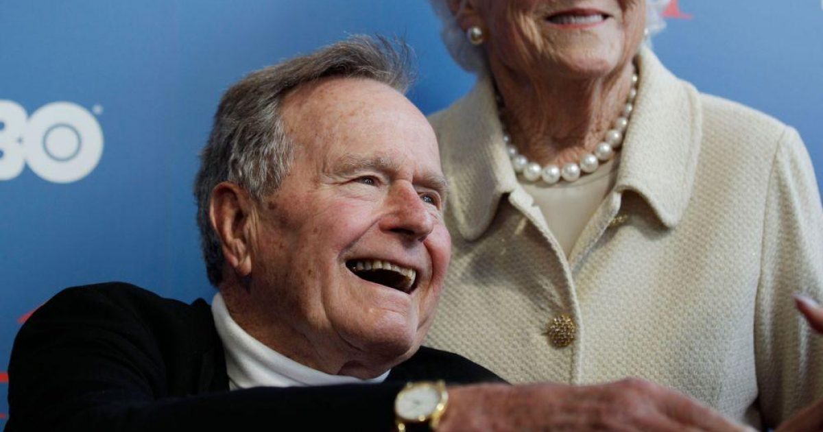 George H.W. Bush battles persistent fever in intensive care | WORLD