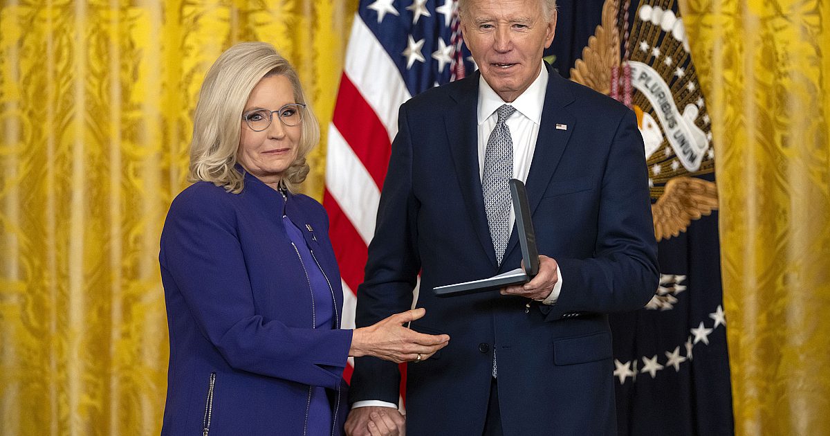 Liz Cheney receives presidential medal for leading Jan. 6… | WORLD