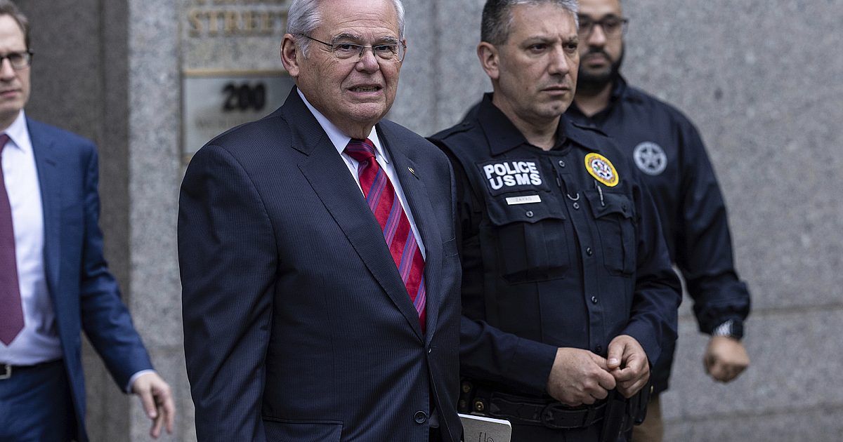Lawyers for Bob Menendez press for lenient sentence | WORLD