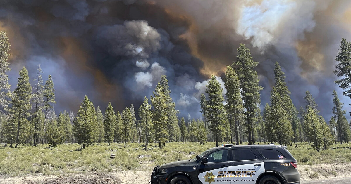 Hundreds ordered to evacuate for latest Oregon wildfire | WORLD