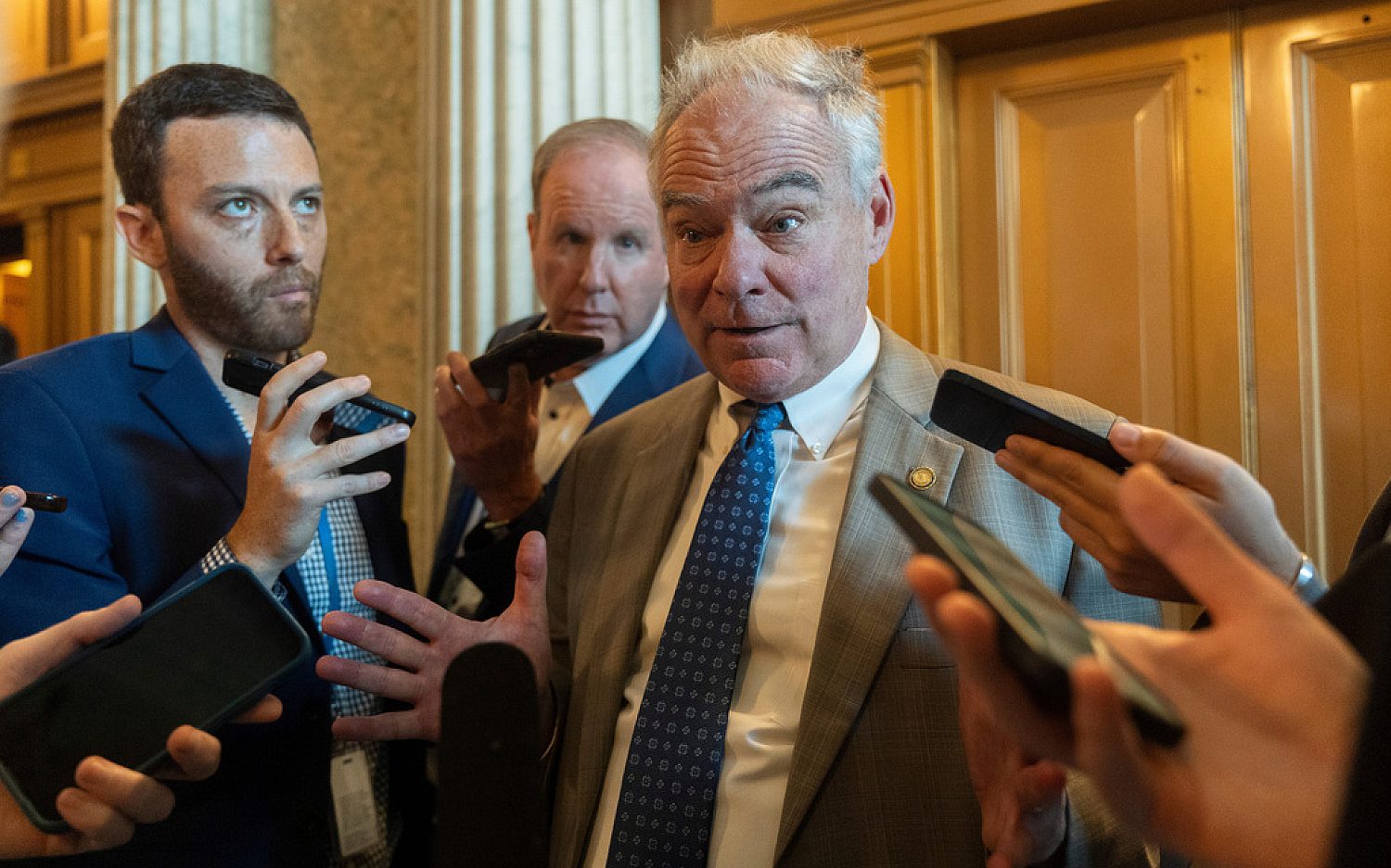 Senate war powers resolution fails by one vote | WORLD