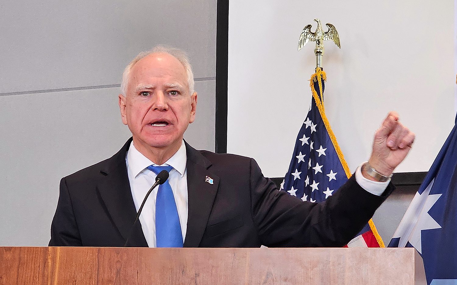 Tim Walz ends reelection bid amid Somali fraud scandal | WORLD