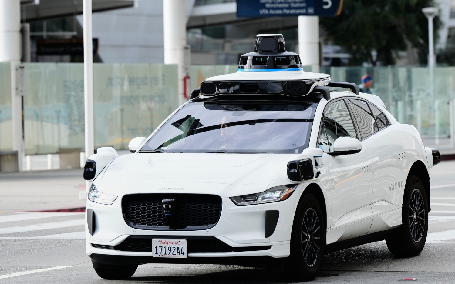 Waymo robot taxis to hit freeways in three cities | WORLD